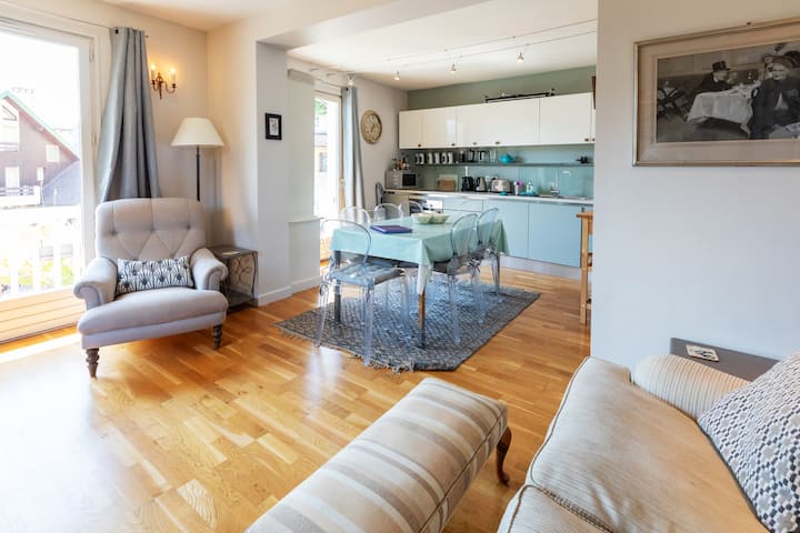 Bel Apt 4/6p Climatisé, Parking, 5" A Pied Du Lac - Talloires