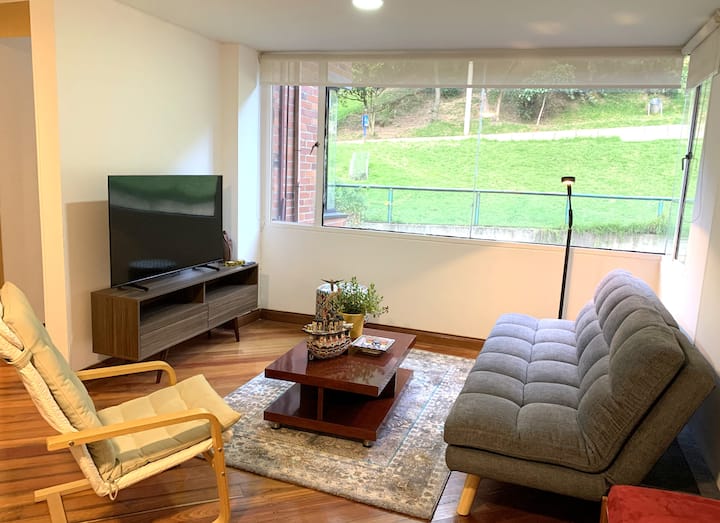 Zona G/rosales 2br Best Apt Quiet Sunny W/parkview - Bogota