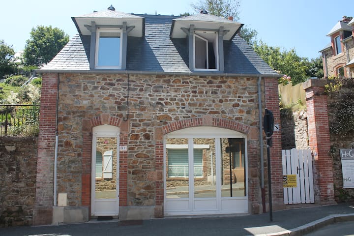 Maison Perrosienne Nichée Entre Port Et Plages. - Perros-Guirec