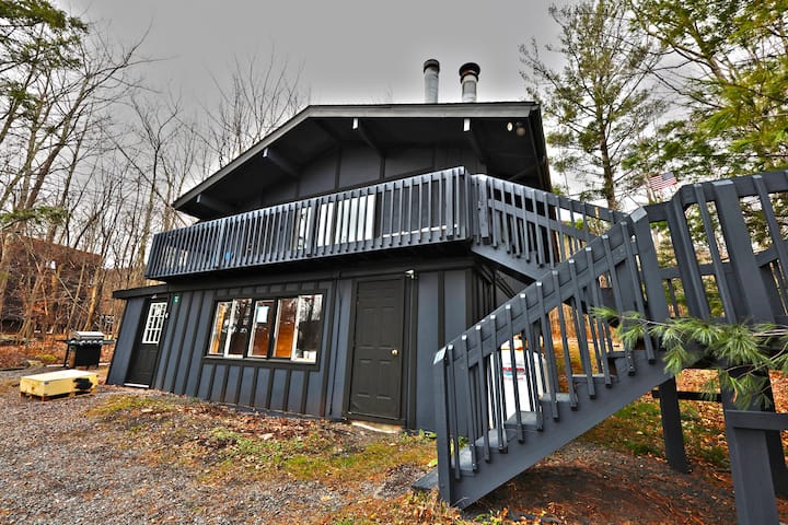 Log Cabin House /W Hot Tub Just Mins From Hunter - Hunter Mountain, NY