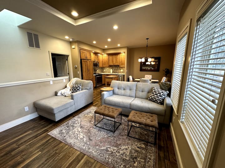 Broken Top One Bedroom Townhouse Unit - Sleeps 4! - Bend, OR
