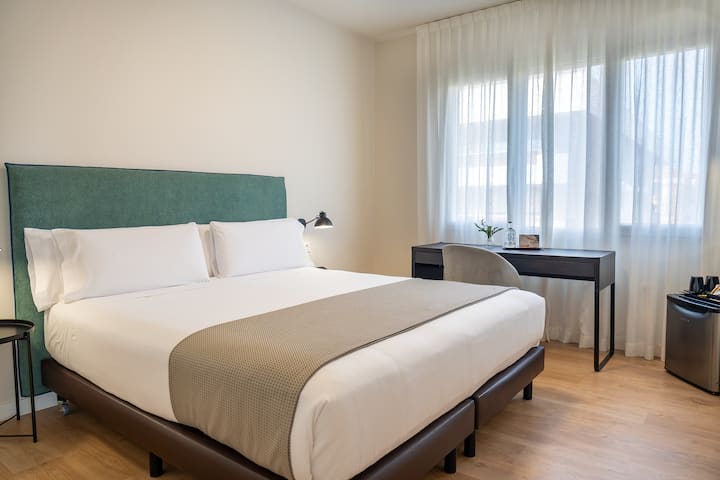 Double Room Hotel Tres Torres Atiram - Barcelona