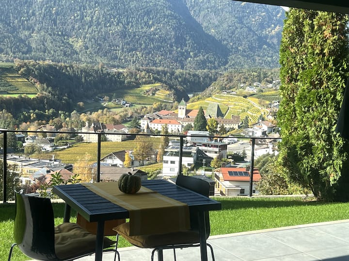 Genießen Sie Ihre Zeit In Den Sonnigen Weinbergen - Plose