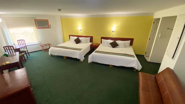 Facturamos | Hotel Suite Familiar 2 King Beds - León