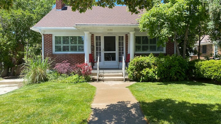 Charming 2-bedroom Sugarhouse Bungalow W/sunroom - Salt Lake City