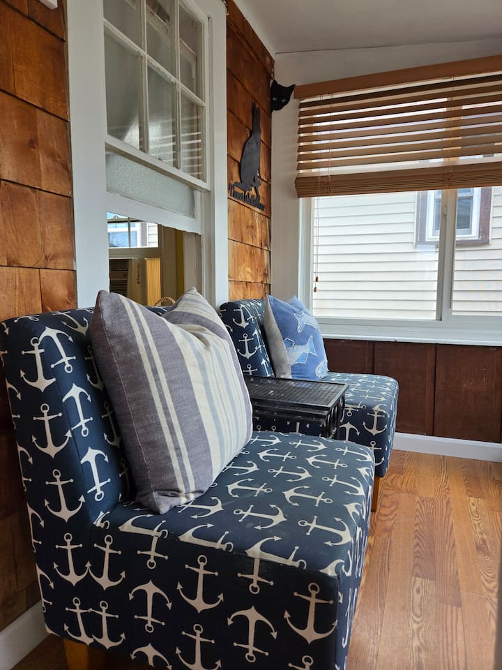 Salty Breeze - A Cozy Hampton Beach Cottage - Hampton Beach, NH