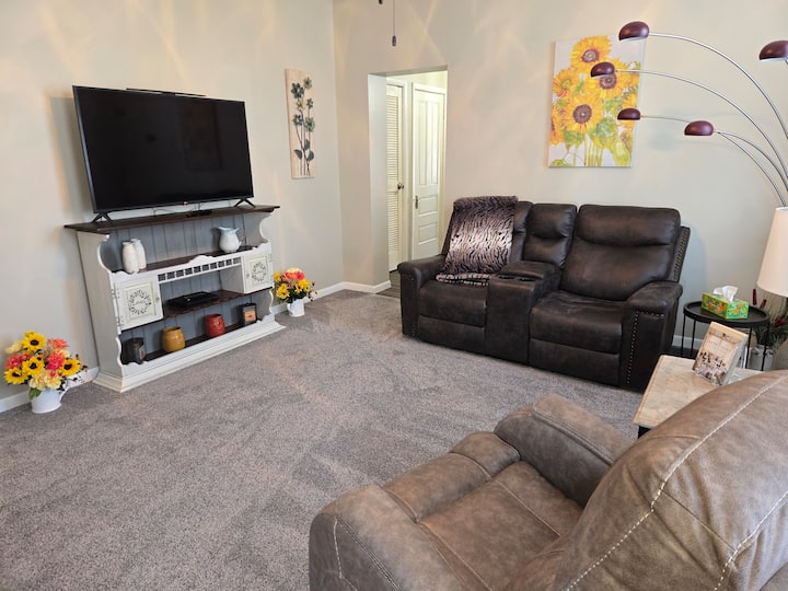 Charming & Spacious - Quincy, IL