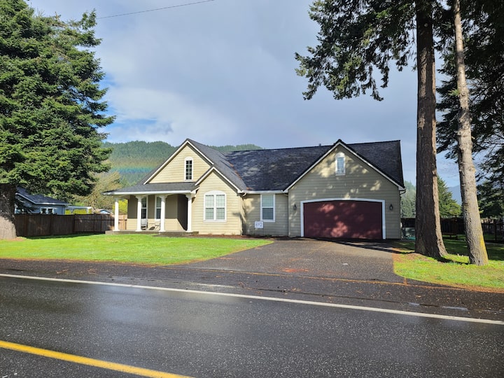 Dog Friendly Carson Home On Elk Ridge Golf Course - Carson, WA