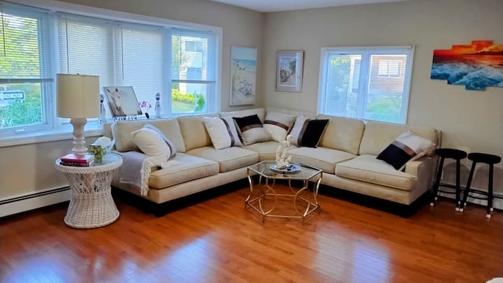 Seabreeze At The Beach, West Beach Stamford, Ct - Stamford, CT