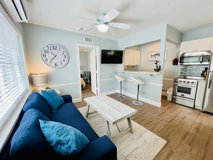 Ocean Breeze Villas: Tropical 1br Apt By The Beach - Lake Worth, FL