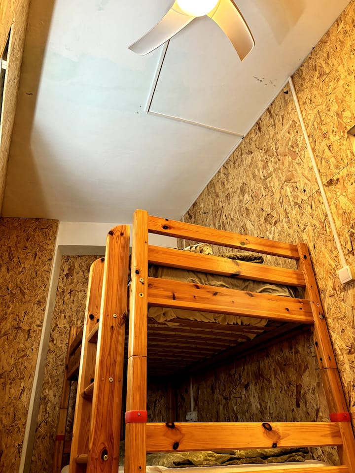 Habitacion Privada En Litera Baño Compartido Mixto - Coín