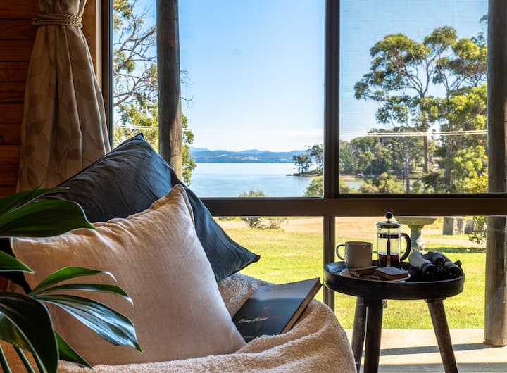 Coastal Retreat With Breakfast & Local Produce - Bruny Island