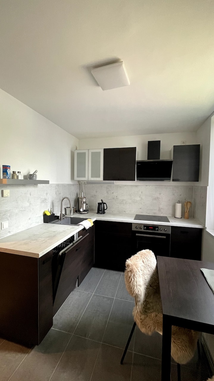Zentrale Und Gemütliche Wohnung In Neuss - Neuss