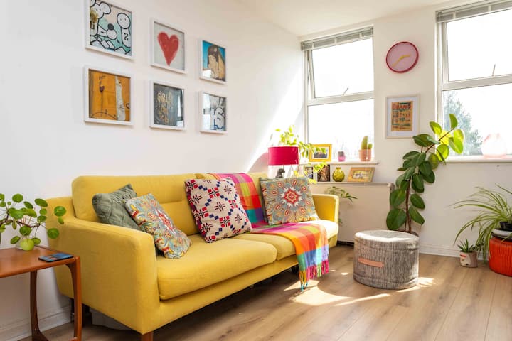 Light And Bright 2 Bed Flat In Waltham Cross - Enfield, UK