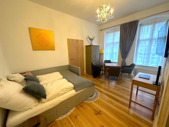 Charmantes Studio | Großes Bad & Ruhige Hoflage - Berlin