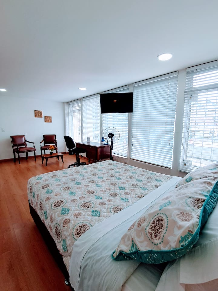 101-82 Bright Studio Apartment 100 Meters From Zona Rosa - Bogota