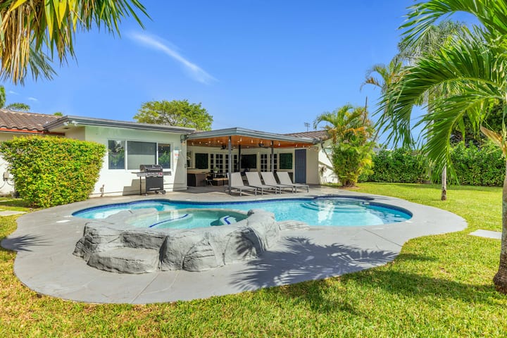 5br Single-level Home | Heated Pool, Spa, Grill - Hollywood, FL