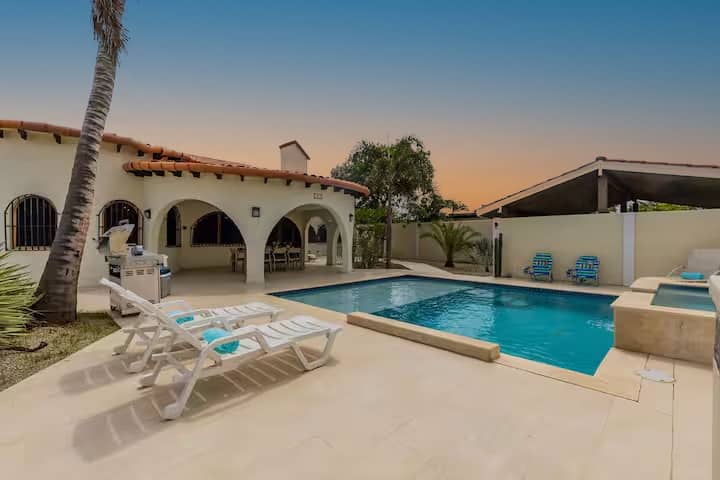 Beautiful 4br 3ba Villa W/ Private Pool & Jacuzzi - Aruba