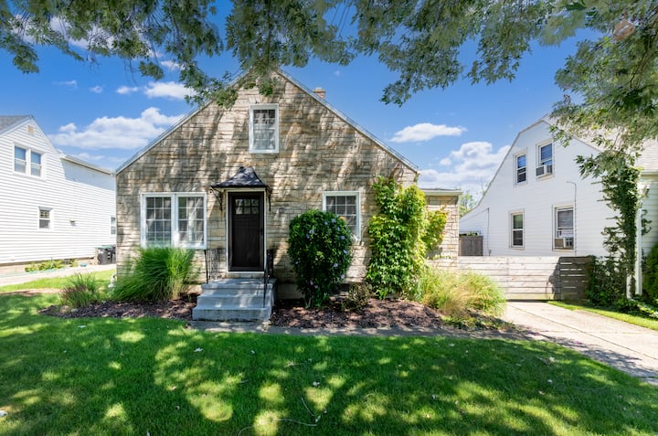 Comfortable Updated Home Near All Buffalo Sights - University at Buffalo, Buffalo