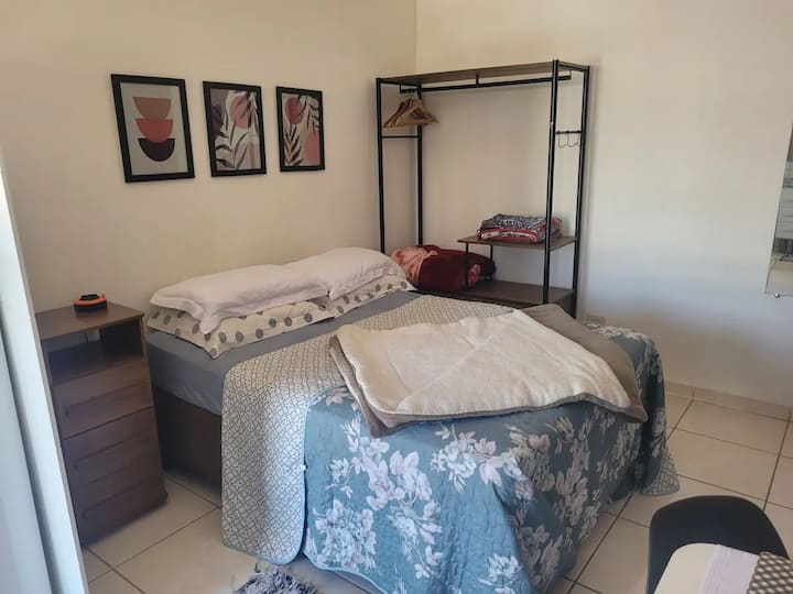 Apto 17, Com Ar-condicionado Em Taubaté-sp/centro. - Taubaté