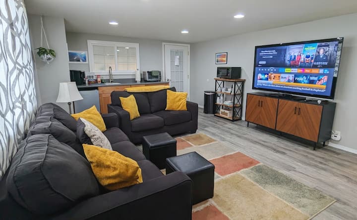 Private Basement Apartment, Driveway & Entrance - Spokane Valley, WA