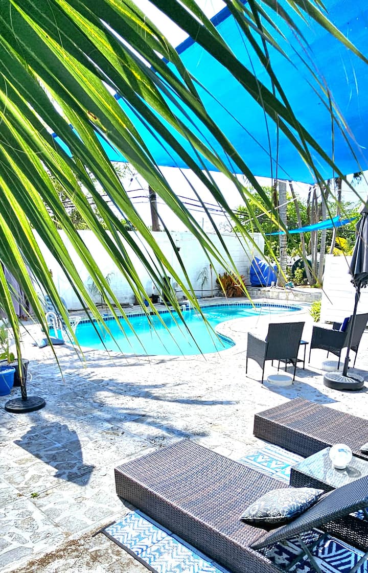 "The Blue Margarita" - 1 Bedroom With Pool - Nassau