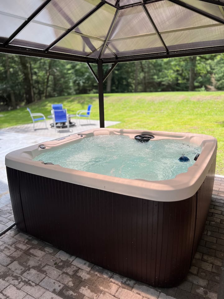 Inn Kognito 5 Sauna, Fire Pit, Pool Table, Hot Tub - Pocono Pines