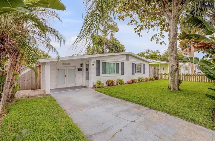 *Dog-friendly/walk To Beach - 2 Bed/1 Bath - Ormond Beach, FL
