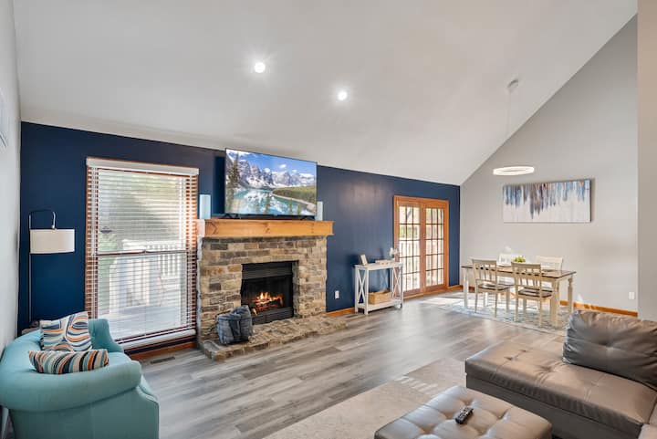 Beautiful. Cozy. With Tons Of Character! - Topeka, KS