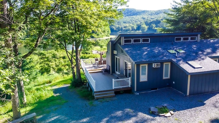 Private Home On Delaware River Hot Tub & Game Room - Narrowsburg, NY