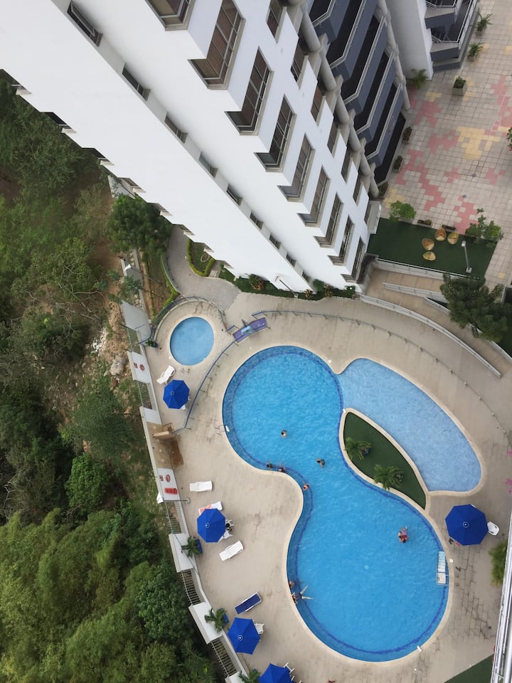 Close Fosunab,foscal Clinic Spacious Apartment - Floridablanca