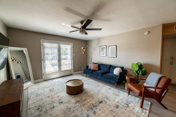 Beautiful Heart Of Scottsdale 1 Bed Condo + Pool - Paradise Valley, AZ
