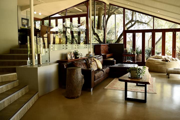 Room 2, En-suite : Queen Bed, - Bloemfontein