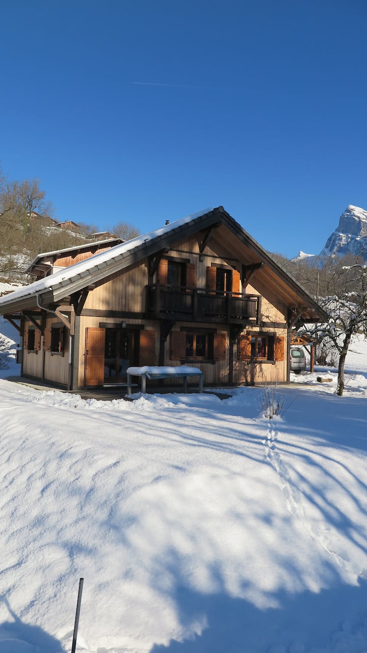 Chalet De 120 M² Pouvant Accueillir 8 Personnes - Morillon