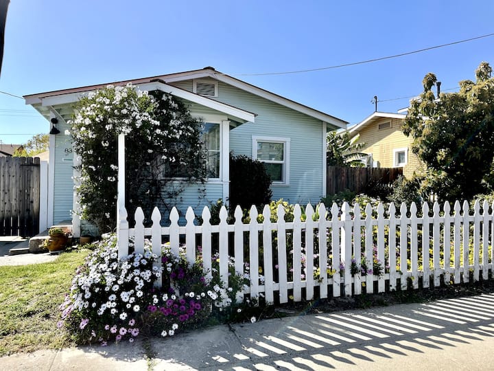 Buenaventura Bungalow, Yard, Nr. Beach & Downtown - Ventura, CA