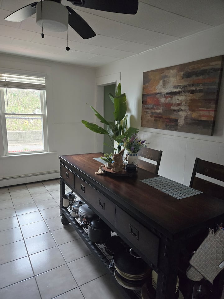 Entire Home, Pet Friendly - Waterbury, CT