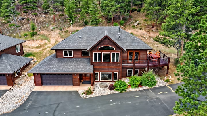 Cabin Minutes From Downtown Estes Park And Rmnp - Estes Park, CO