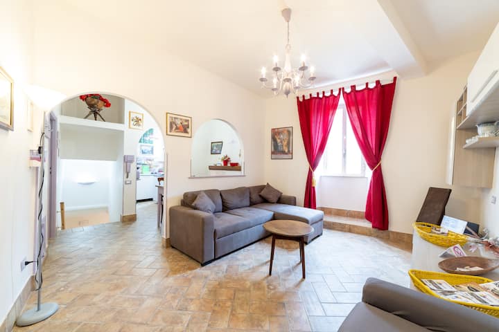 Radici Etrusche Nel Borgo Storico Di Sutri - Sutri