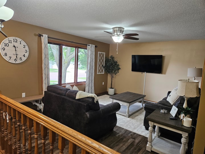 Relaxing 2 Bed 2 Bath With Garage! - Sioux Falls, SD