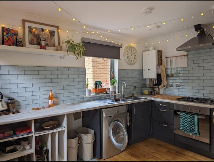 Cosy 2 Bedroom Family Home - Glasgow