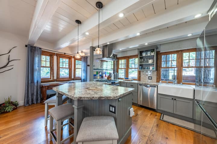 Paradise Pines - Beautiful Tahoe Getaway - Incline Village