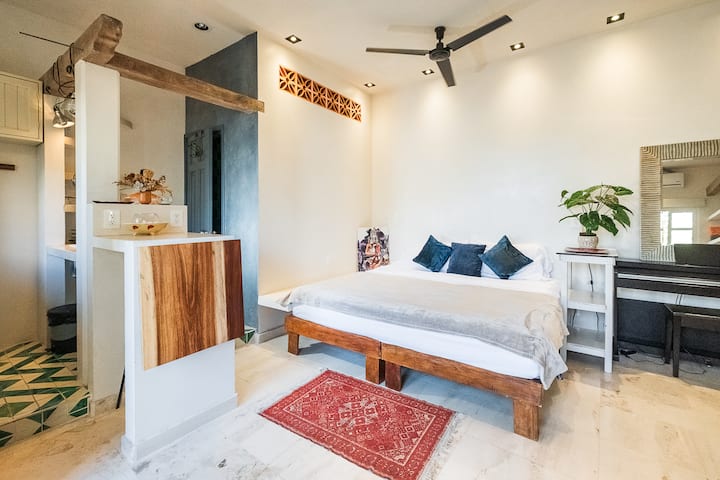 Dnomads Spacious Sunshine Colosio Beach Entrance - Playa del Carmen