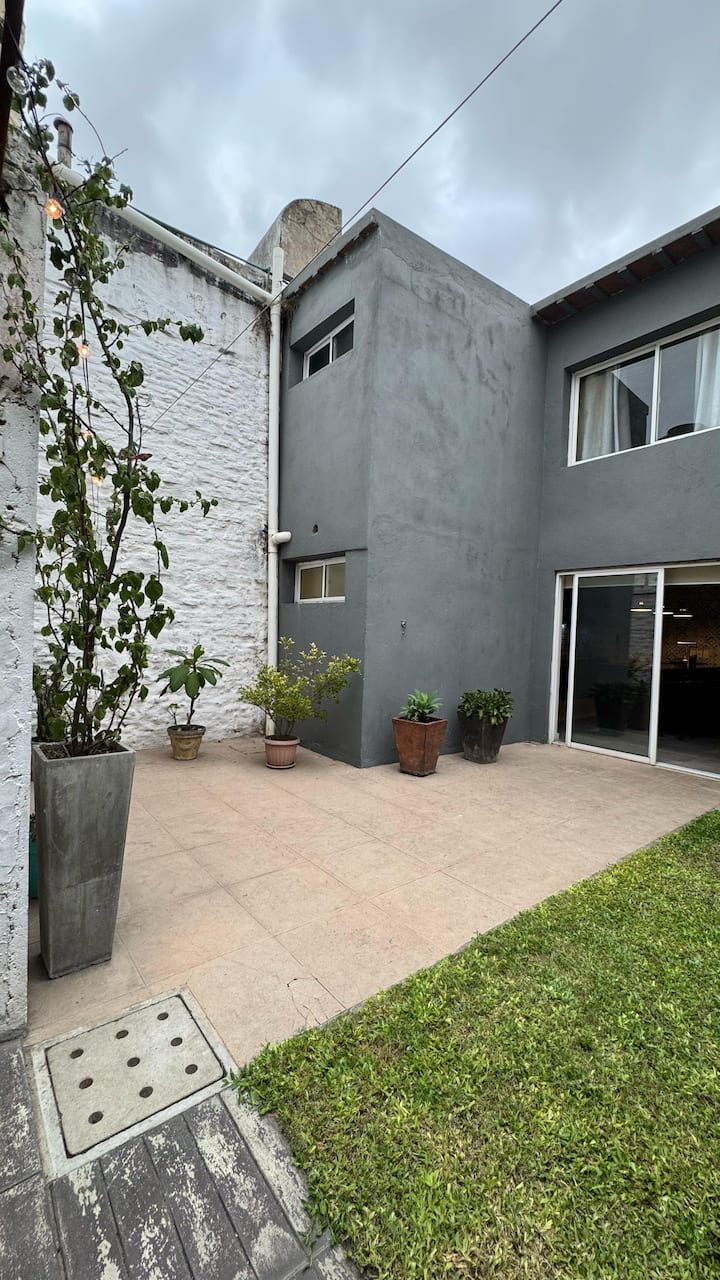 Casa Centrica. Patio, Estufa A Leña Y  Parrillero - Uruguay