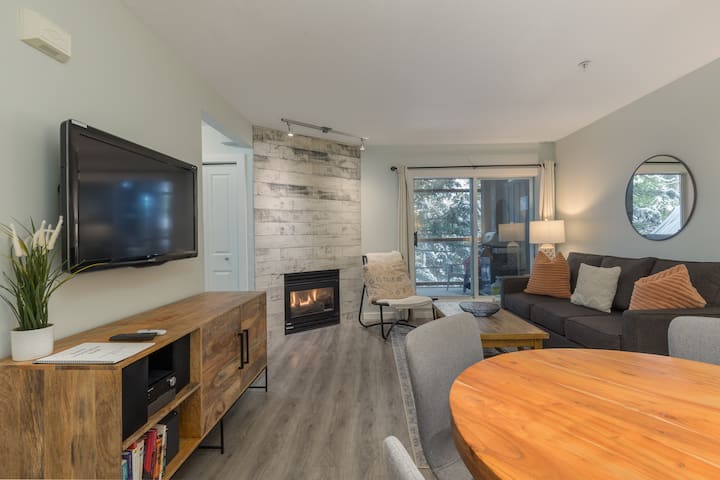 Private Hot Tub / Prime Location Townhouse - Whistler