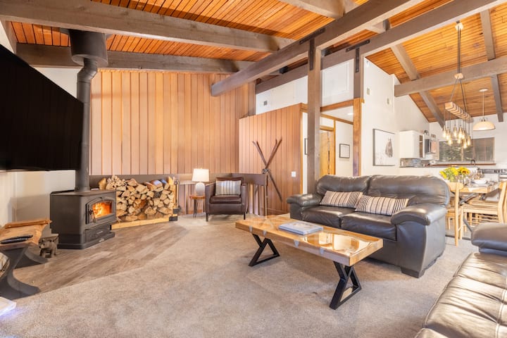 4 Bedroom, Family Friendly Walk To Canyon Lodge - Mammoth Lakes, CA