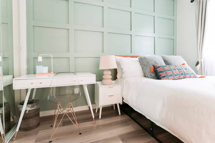 Mid-century One Bedroom With Cal Redwood Garden - El Segundo, CA