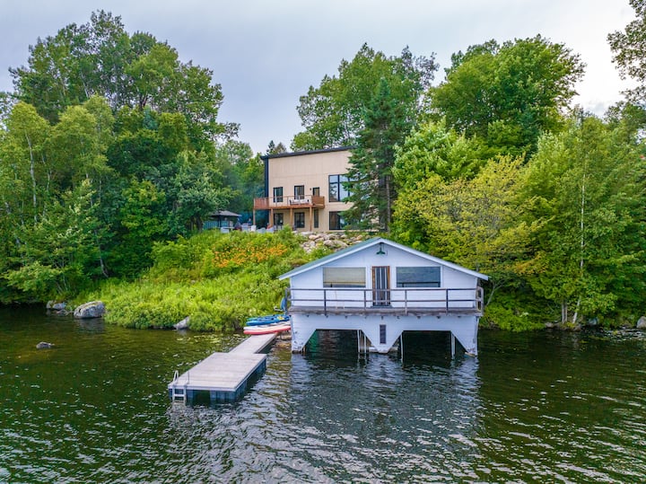 Luxury Panoramic View Waterfront-spa-games-foyer - Quebec