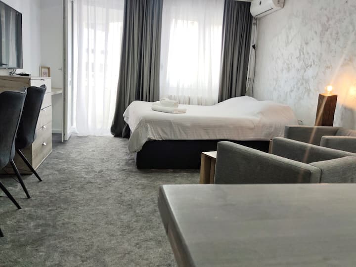 Open-space Apartment In The Heart Of Belgrade - Belgrad