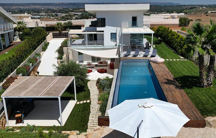 Villa Ludamu Luxury Home - Heated Pool - Sauna - Marina di Ragusa