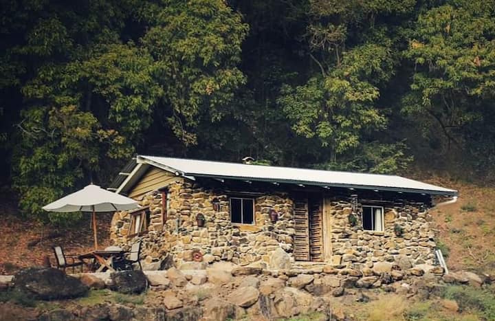 'Carreg Cottage' Private Hinterland Stone Cottage - Mapleton